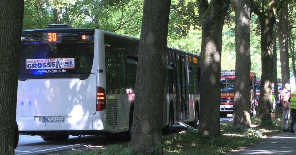 Detenido tras atacar a 10 personas con un cuchillo en un autobús en ...