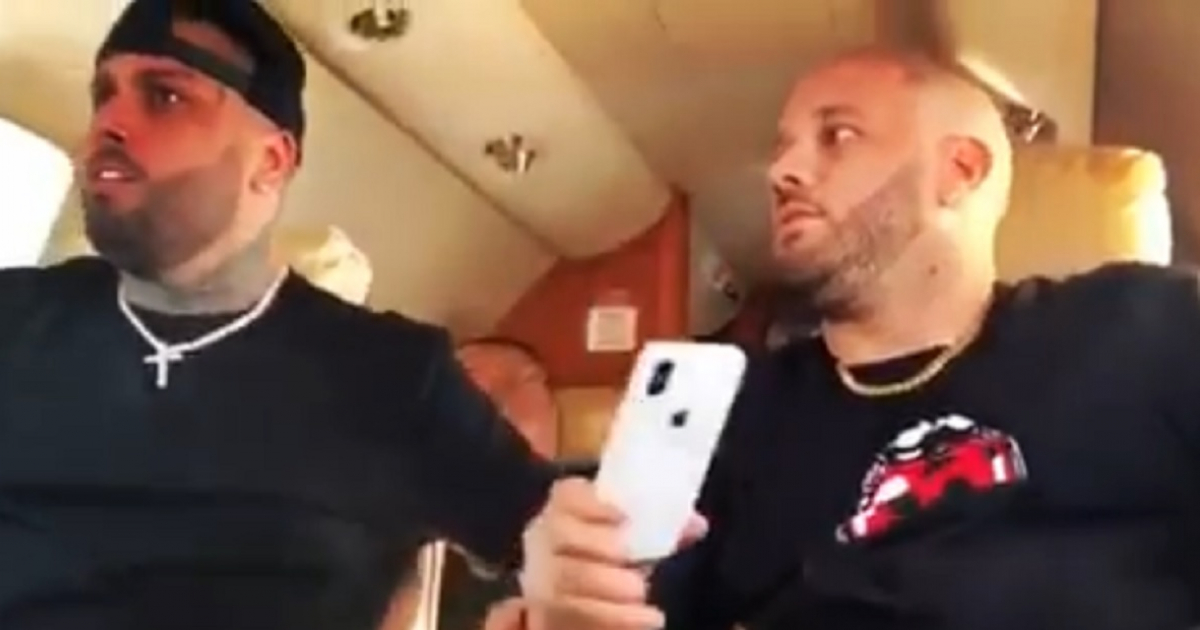 Nicky Jam comparte su divertida reacción ante una turbulencia