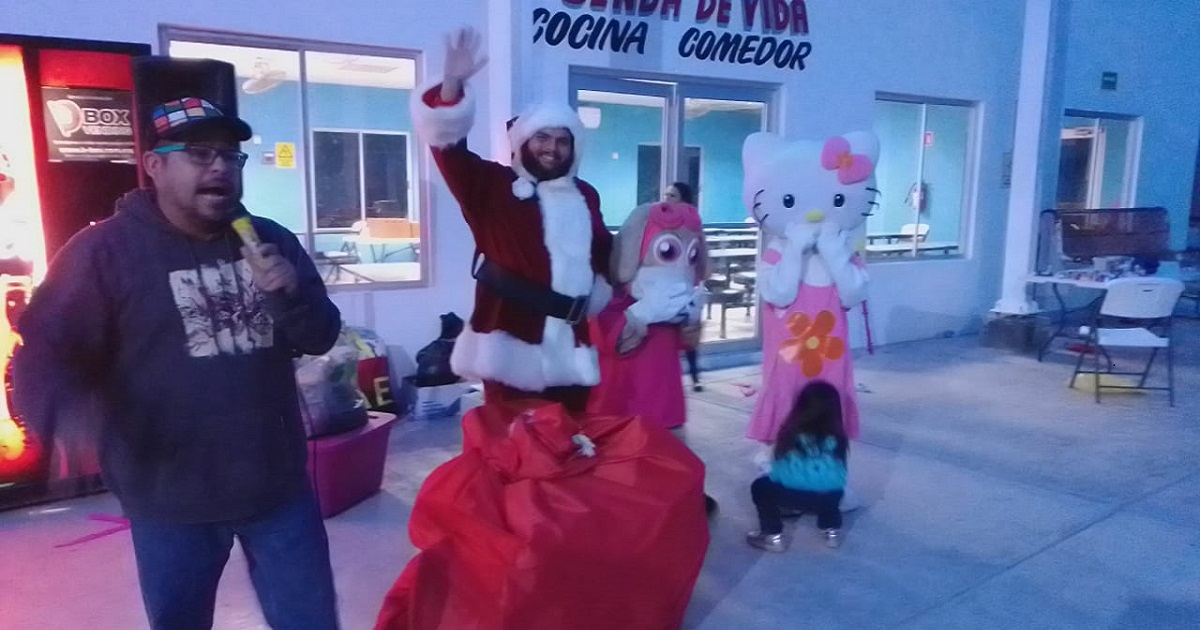 Niños migrantes de Cuba y otros países reciben sorpresiva visita de ...