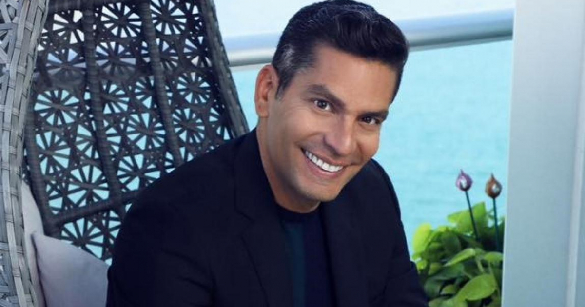 Cubano Ismael Cala regresa al periodismo en televisión