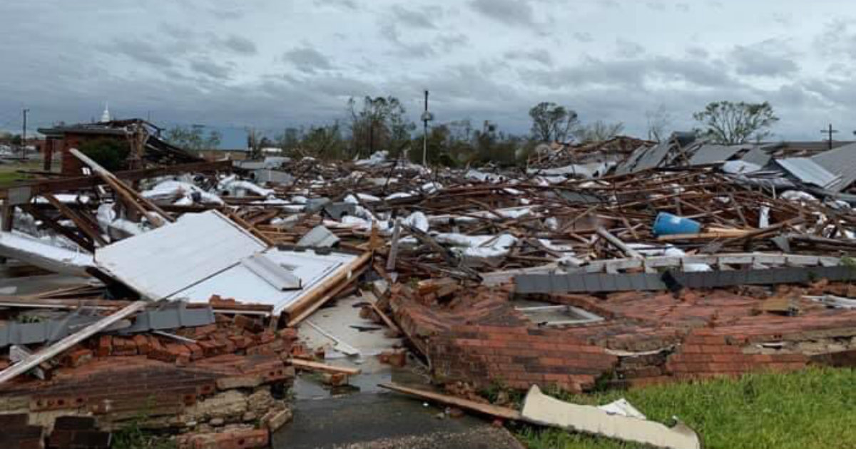 Muere una niña en Estados Unidos por el huracán Laura