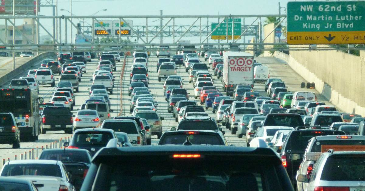 Miami es la tercera ciudad con mayor congestión de tráfico en EEUU