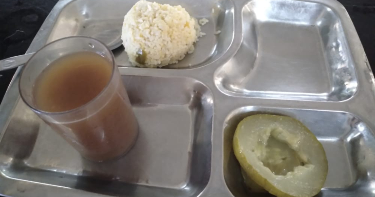 Madre denuncia miseria de comida en preuniversitario de Santiago de ...