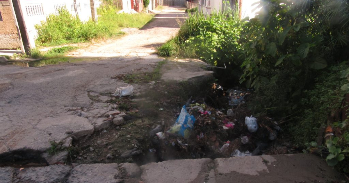 Un bache cumple 10 años en Matanzas