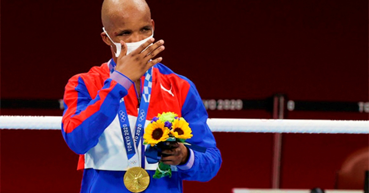 Medalla de oro olímpica de boxeador cubano Roniel Iglesias se vende en subasta por 83 mil dólares