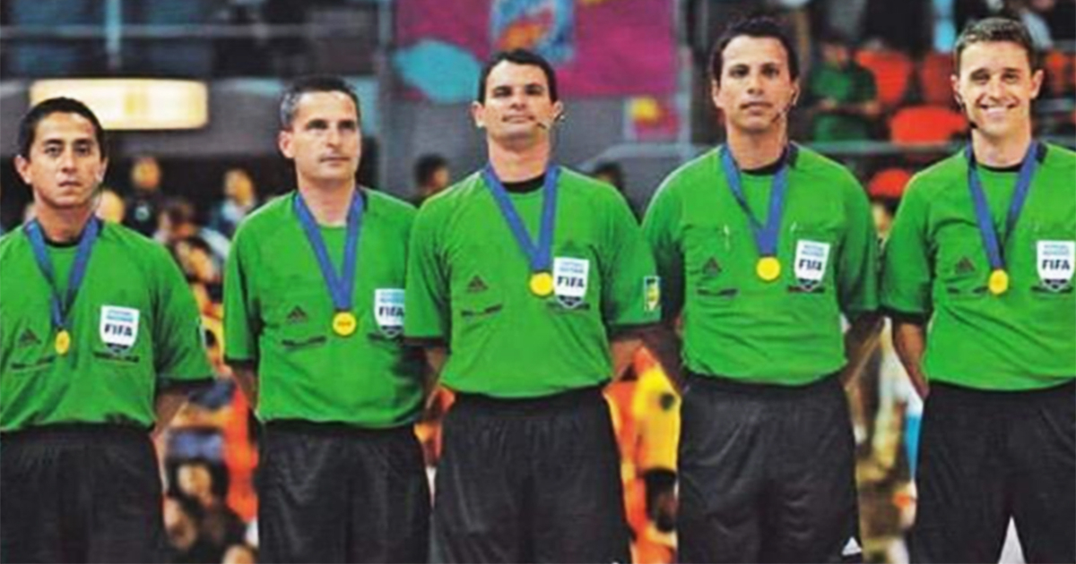 Referi cubano Sergio Cabrera: "Ser árbitro en Cuba es silbar en contra ...