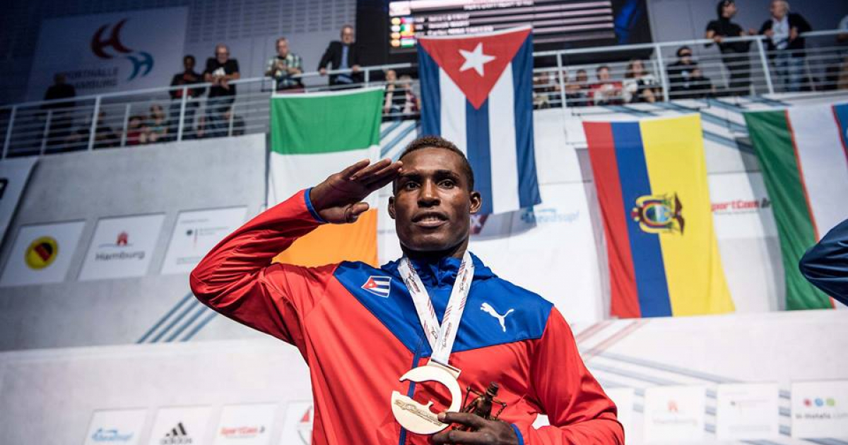 INDER critica premios de Mejor Entrenador y Boxeador en el Mundial