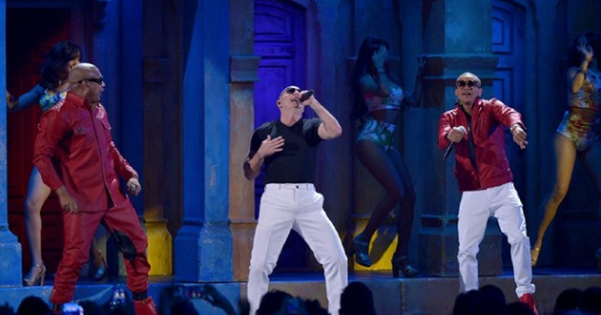 Gente De Zona feat. Pitbull - Piensas (Dile la Verdad) - Premios lo ...
