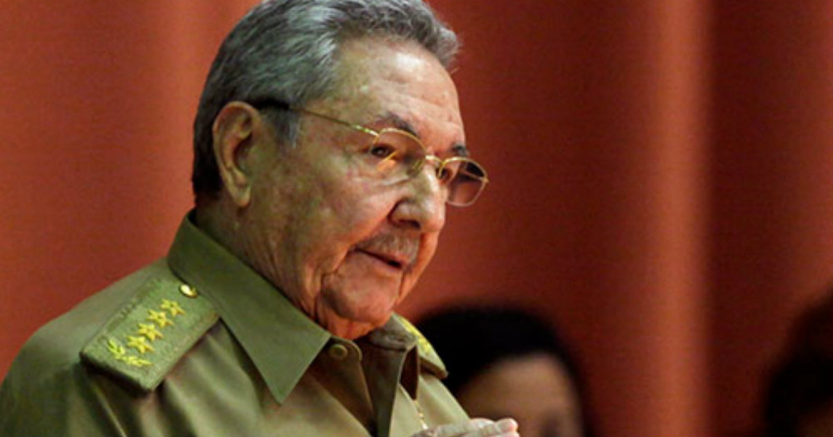 Biógrafo de Raúl Castro afirma que este logró "todo gratis" de EE.UU,